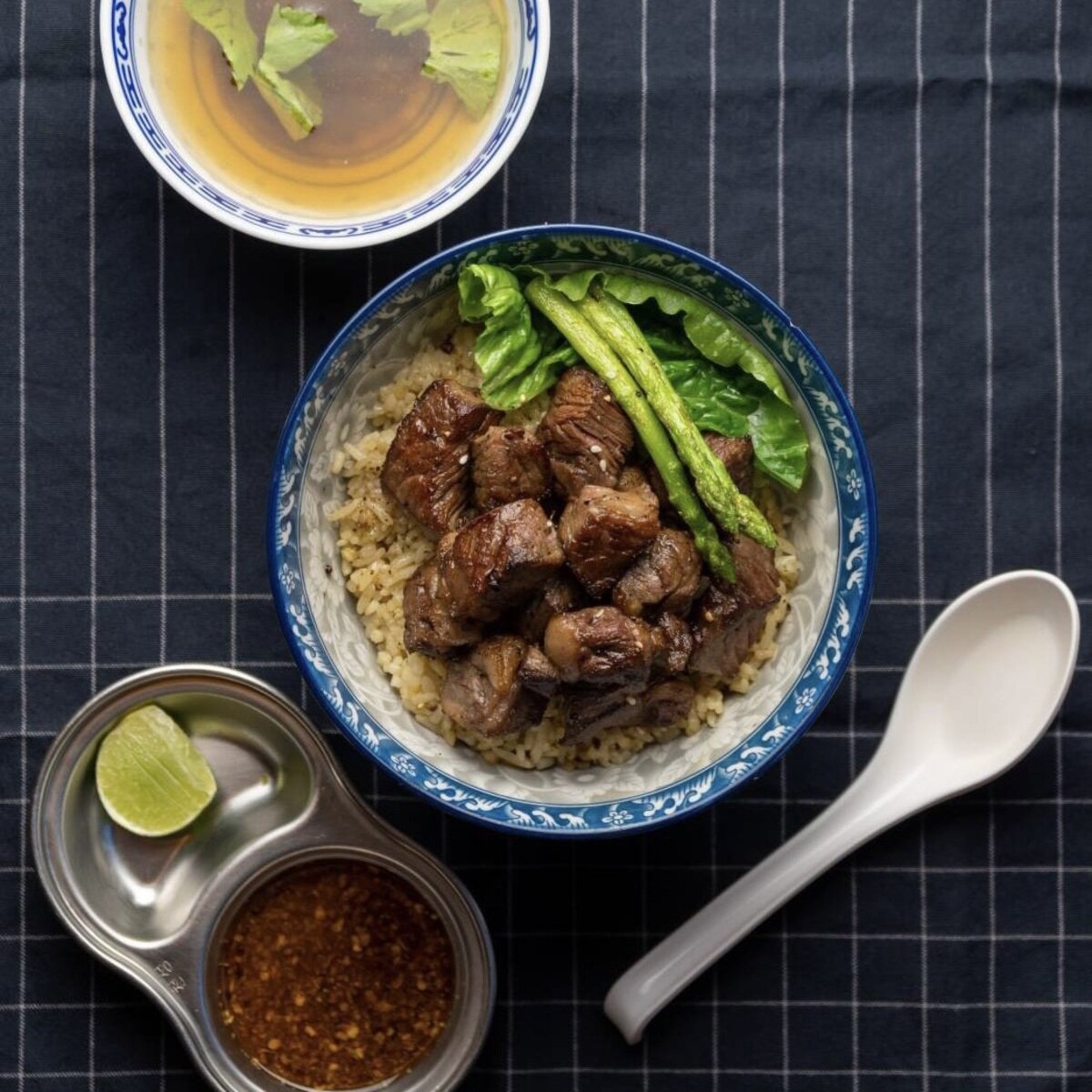 Yih-Sahp-Luhk Diced Beef Steak Rice Bowl 300g - Villa Market